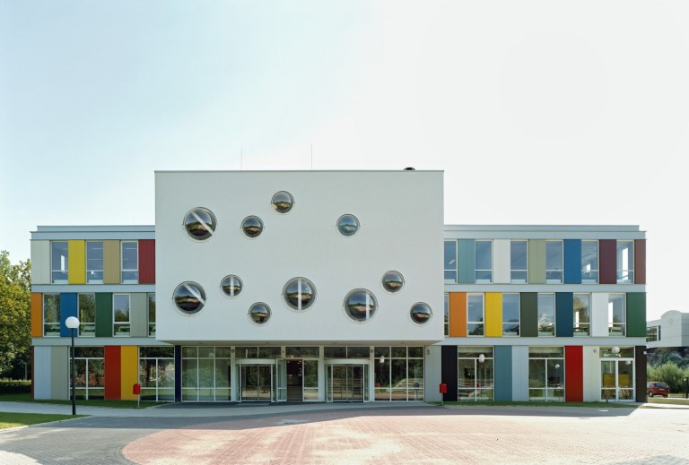12 Amazingly Colorful Buildings | Virginia Duran